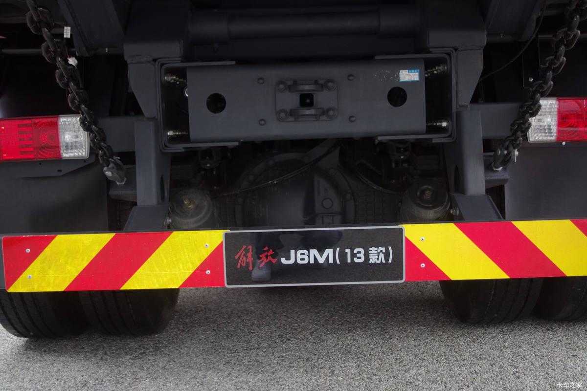 【图】一汽解放 J6M重卡 2013款 280马力 8X4 7.5米自卸车(CA3310P63K2L2T4E4)_实拍图片_116740_卡车之家