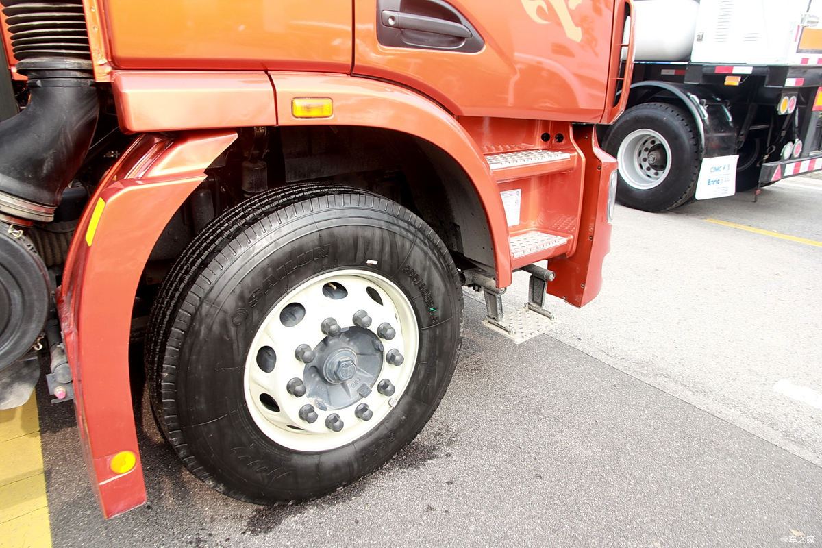 【图】联合卡车 U270重卡 270马力 6X2 9.6米可交换箱体式载货车(SQR1251D5T2-E)_实拍图片_145400_卡车之家