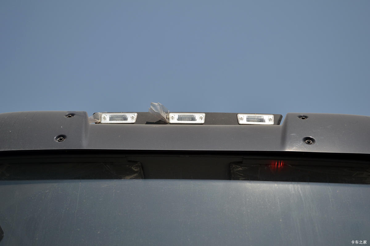 【图】一汽解放 J6M重卡 320马力 4X2牵引车(CA4180P63K2E4)_实拍图片_161538_卡车之家