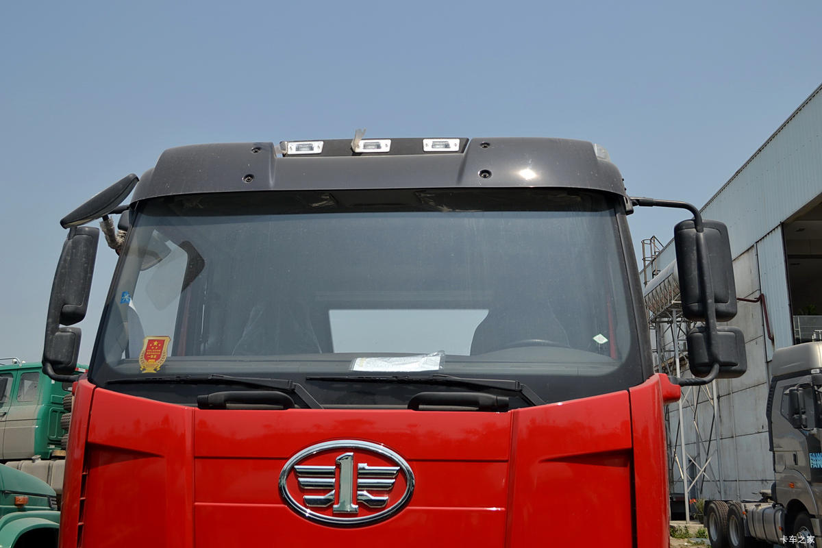 【图】一汽解放 J6M重卡 320马力 4X2牵引车(CA4180P63K2E4)_实拍图片_161538_卡车之家