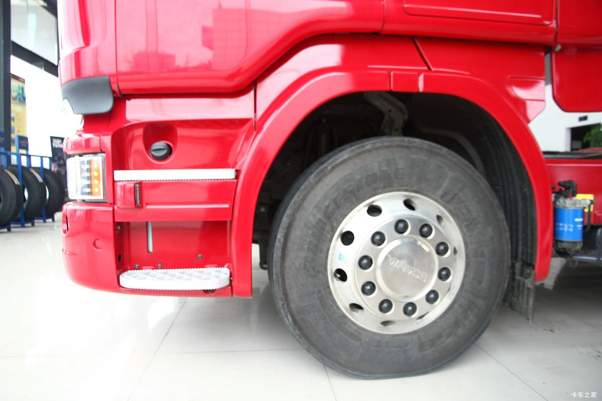 【图】斯堪尼亚 R系列重卡 560马力 6X2R牵引车(型号R560 V8)_实拍图片_222427_卡车之家