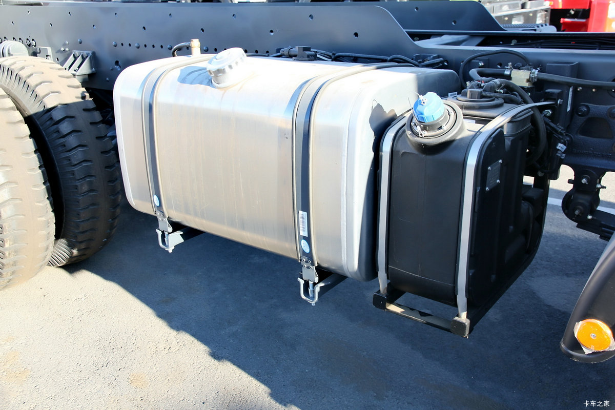 【图】北奔 V3重卡 336马力 8X4自卸车底盘(国五)(ND1310DD5J7Z00)_实拍图片_228388_卡车之家