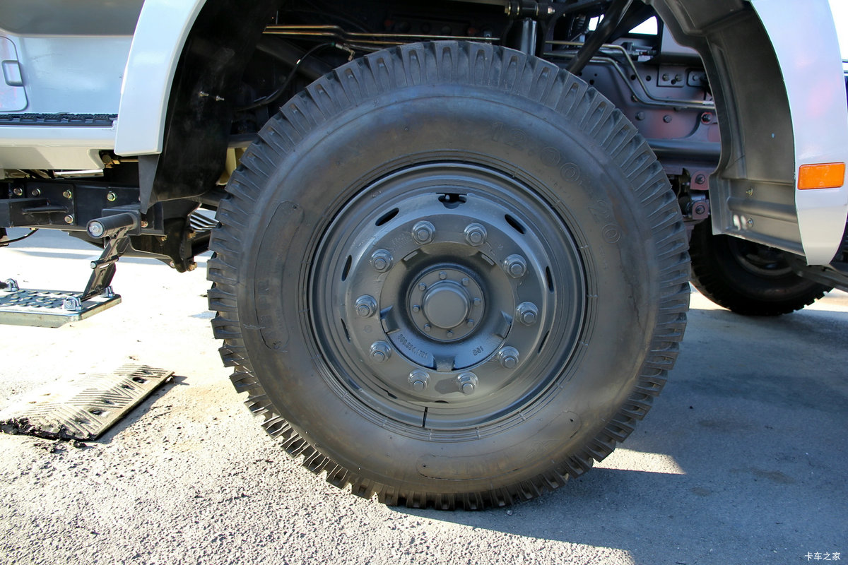 【图】北奔 V3重卡 336马力 8X4自卸车底盘(国五)(ND1310DD5J7Z00)_实拍图片_228388_卡车之家