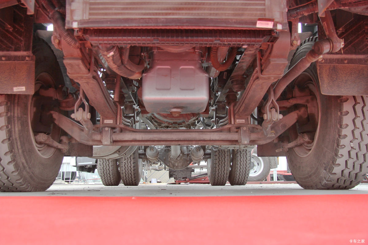 【图】中国重汽 斯太尔D7B重卡 310马力 4X2牵引车(ZZ4183N3611D1N)_实拍图片_327552_卡车之家