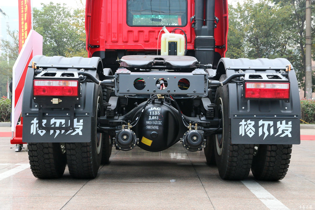 【图】江淮 格尔发K5重卡 430马力 6X4牵引车(HFC4251P12K7E33S3V)_实拍图片_338729_卡车之家