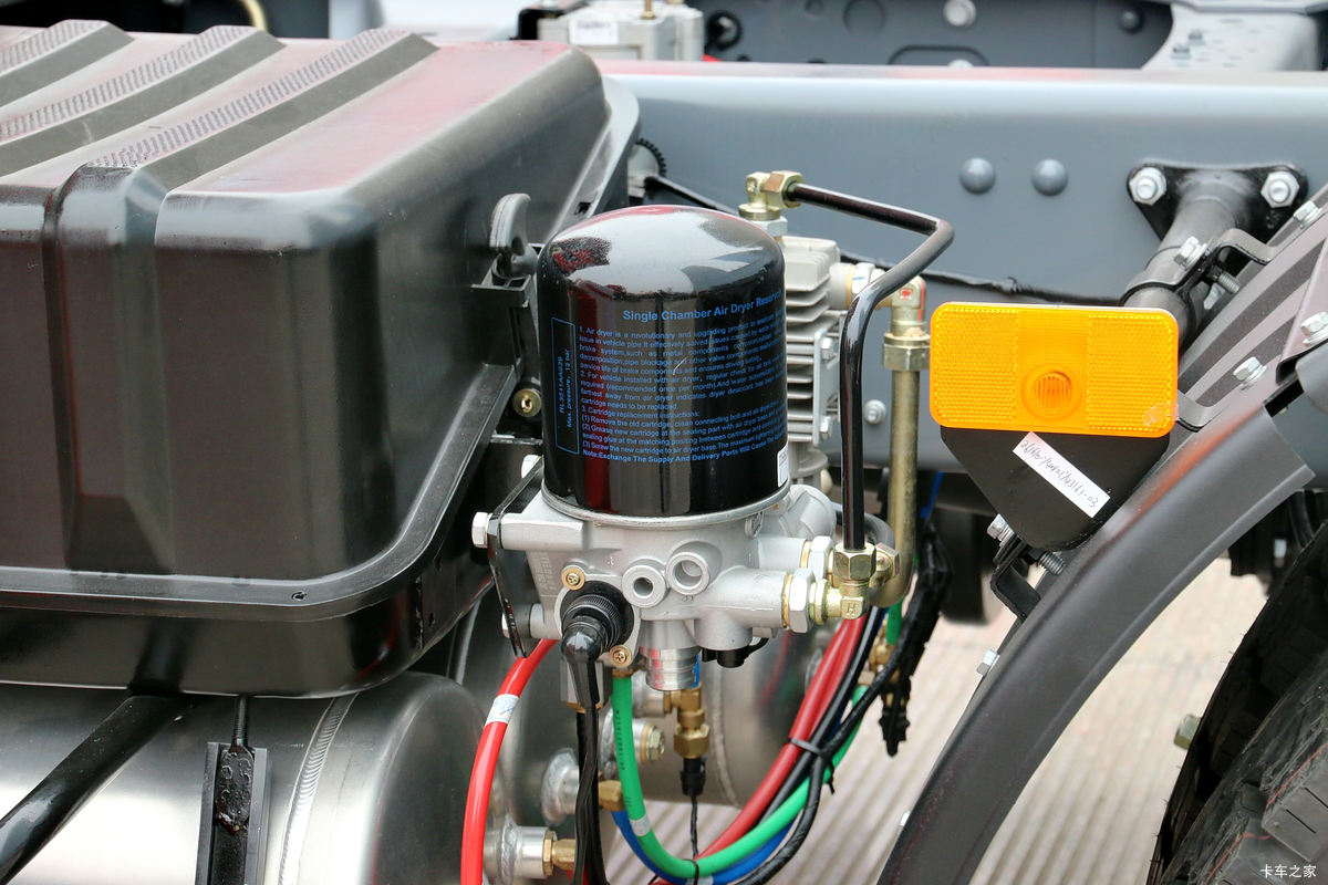 【图】江淮 格尔发K5重卡 430马力 6X4牵引车(HFC4251P12K7E33S3V)_实拍图片_338729_卡车之家