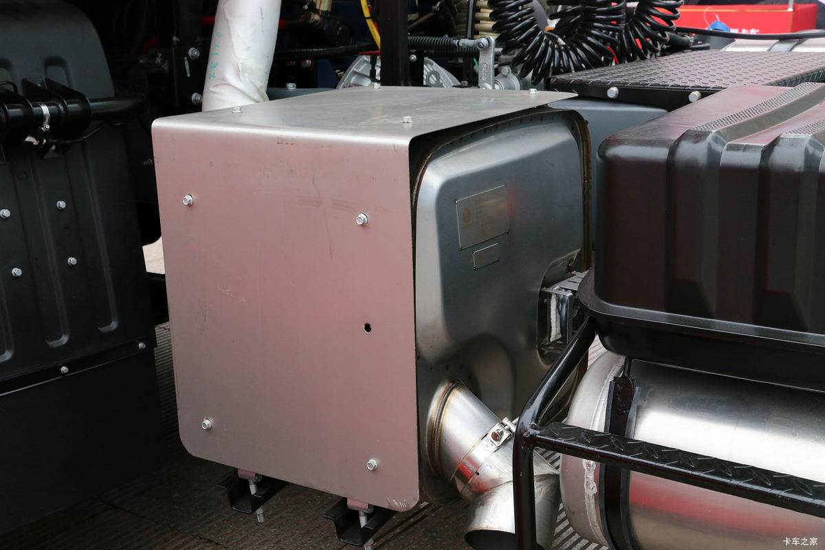 【图】江淮 格尔发K5重卡 430马力 6X4牵引车(HFC4251P12K7E33S3V)_实拍图片_338729_卡车之家