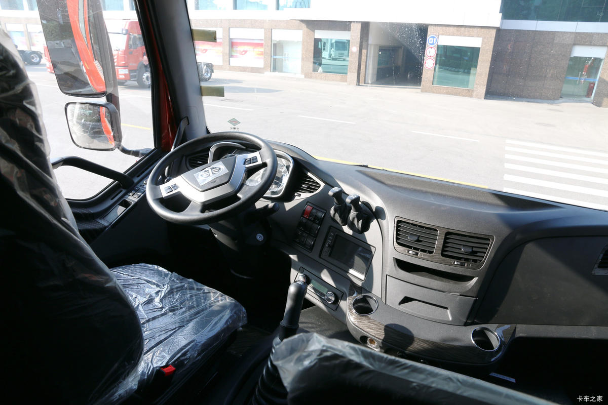 【图】一汽解放 新J6P重卡 领航标载版 新疆款 500马力 6X4牵引车(CA4250P66K25T1A1E5)_实拍图片_454521_卡车之家