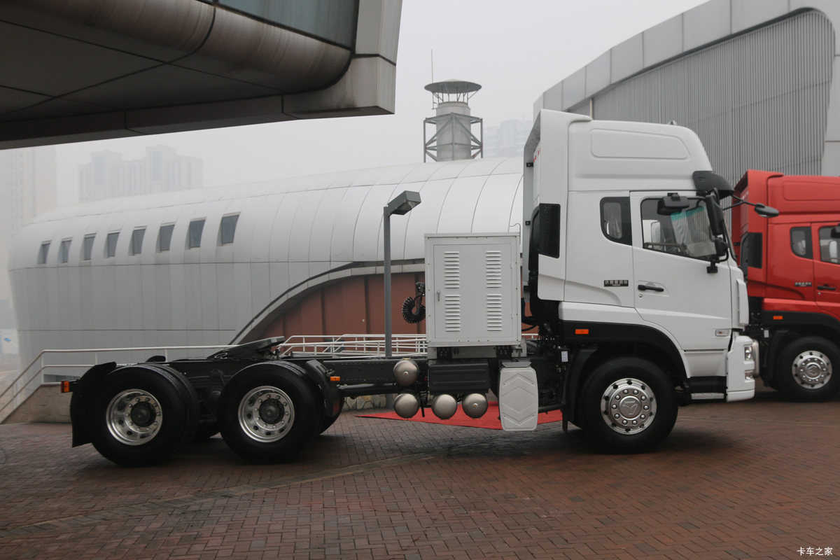 【图】中国重汽 斯太尔D7B重卡 430马力 6X4 LNG牵引车(ZZ4253N3841E1LBN)_实拍图片_457753_卡车之家