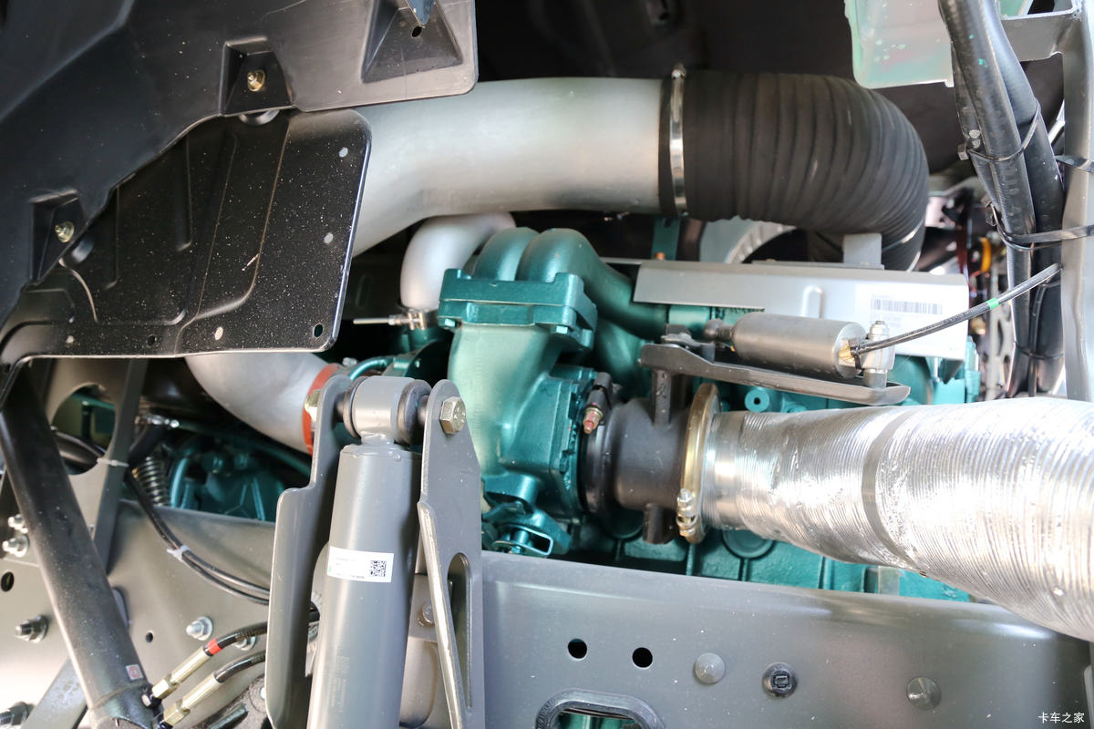 【图】中国重汽 斯太尔D7B重卡 380马力 6X4 5.6米渣土自卸车(ZZ5253ZLJN3841E1N)_实拍图片_542054_卡车之家