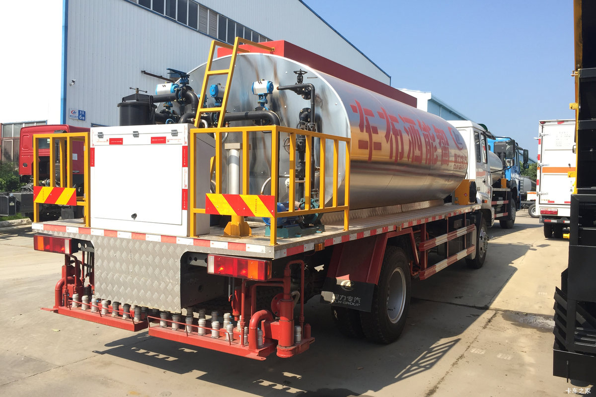 【图】中国重汽 斯太尔M5G 210马力 4X2 沥青洒布车(程力威牌)(CLW5161GLQZ5)_实拍图片_587779_卡车之家