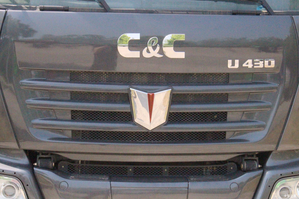 【图】联合卡车 U430重卡 430马力 6X4牵引车(QCC4252D654)_实拍图片_589758_卡车之家