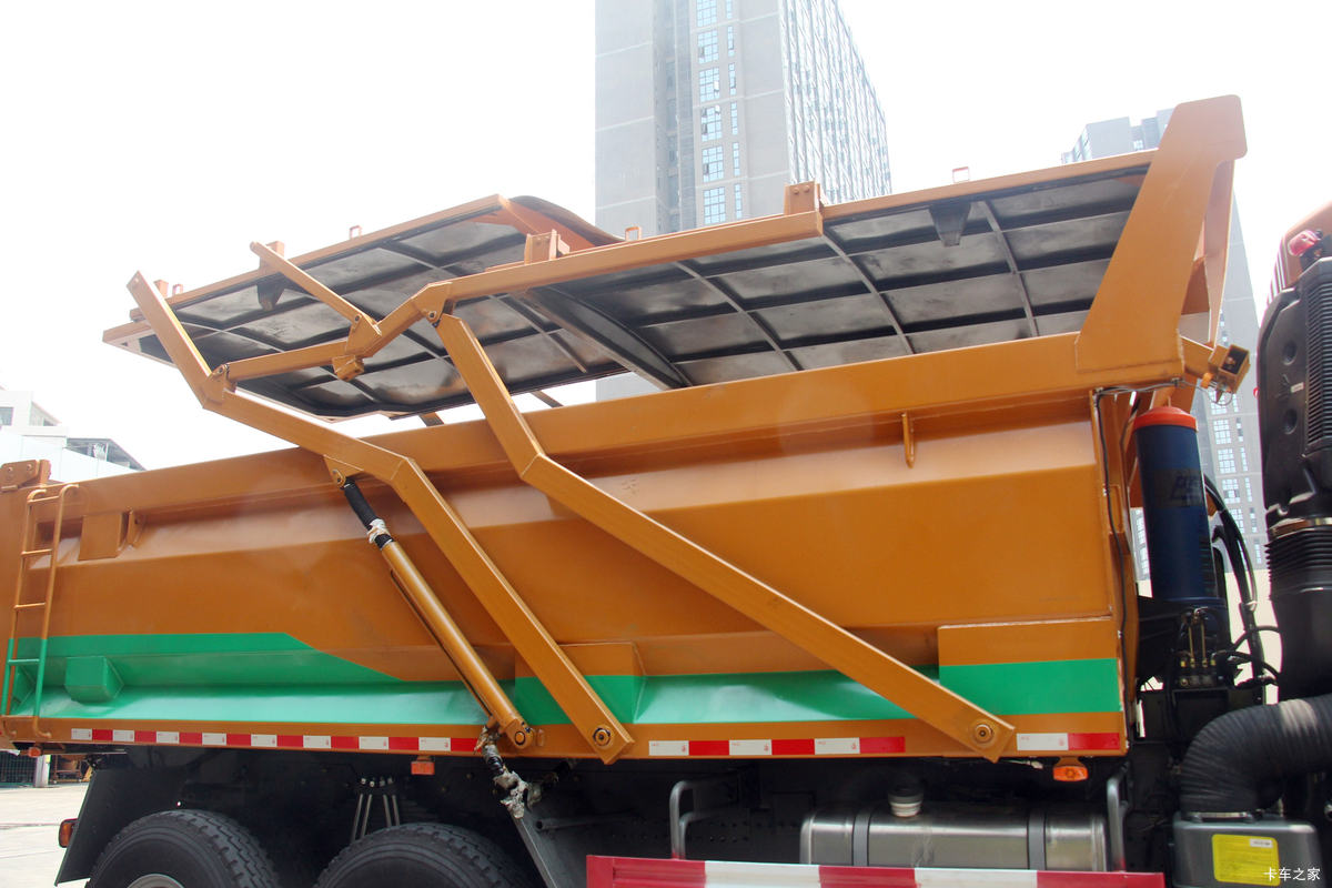 【图】中国重汽 斯太尔D7B重卡 340马力 6X4 5.6米自卸车(ZZ5253ZLJN3841E1NB)_实拍图片_603531_卡车之家