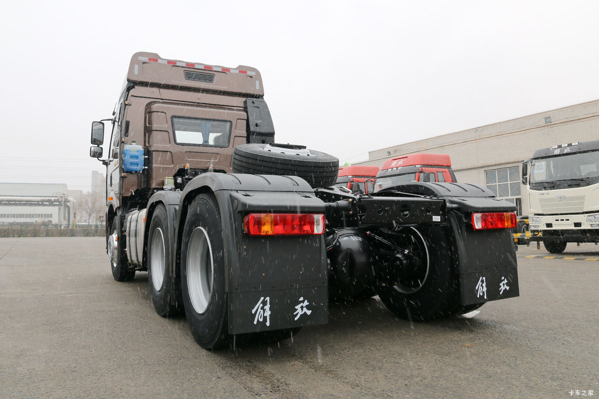 【图】一汽解放 新J6P重卡 领航版 四季款 550马力 6X4牵引车(CA4250P66K25T1A1E5)_实拍图片_692775_卡车之家