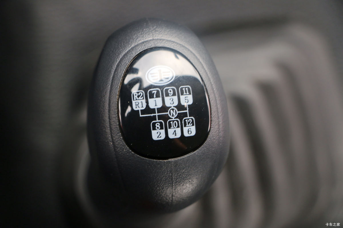 【图】一汽解放 新J6P重卡 420马力 6X4 LNG牵引车(CA4250P66M25T1E6)_实拍图片_704442_卡车之家