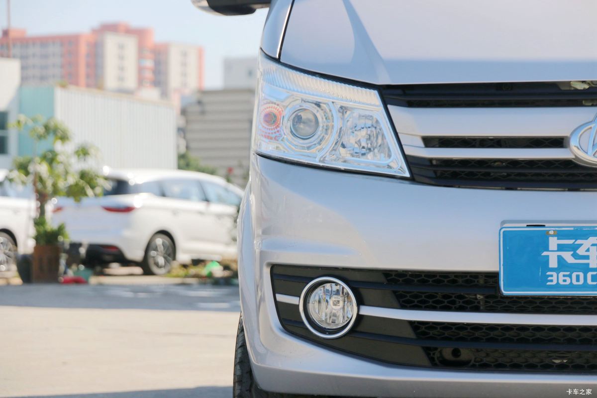 【图】长安跨越王X5 1.5L 112马力 3.585米单排厢式小卡(SC5031XXYFRD52)_实拍图片_705117_卡车之家