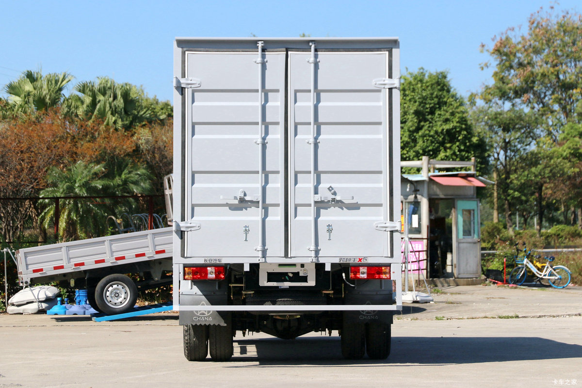 【图】长安跨越王X5 1.5L 112马力 3.585米单排厢式小卡(SC5031XXYFRD52)_实拍图片_705117_卡车之家