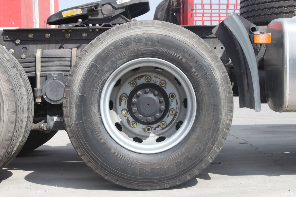 【图】解放 J6P重卡 350马力 6X4牵引车(高顶驾驶室)_实拍图片_71475_卡车之家