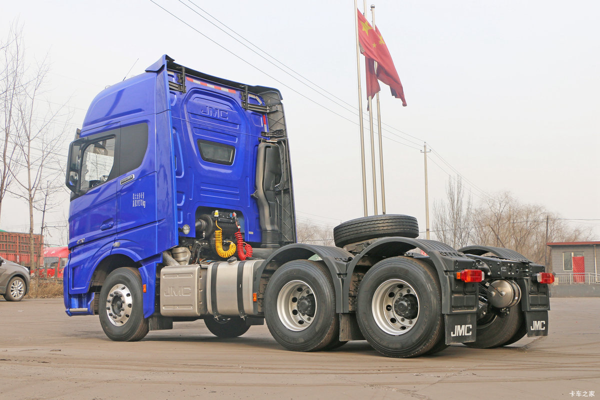 【图】江铃重汽 威龙HV5重卡 高效型 470马力 6X4牵引车(SXQ4250J4B4D5)_实拍图片_713000_卡车之家