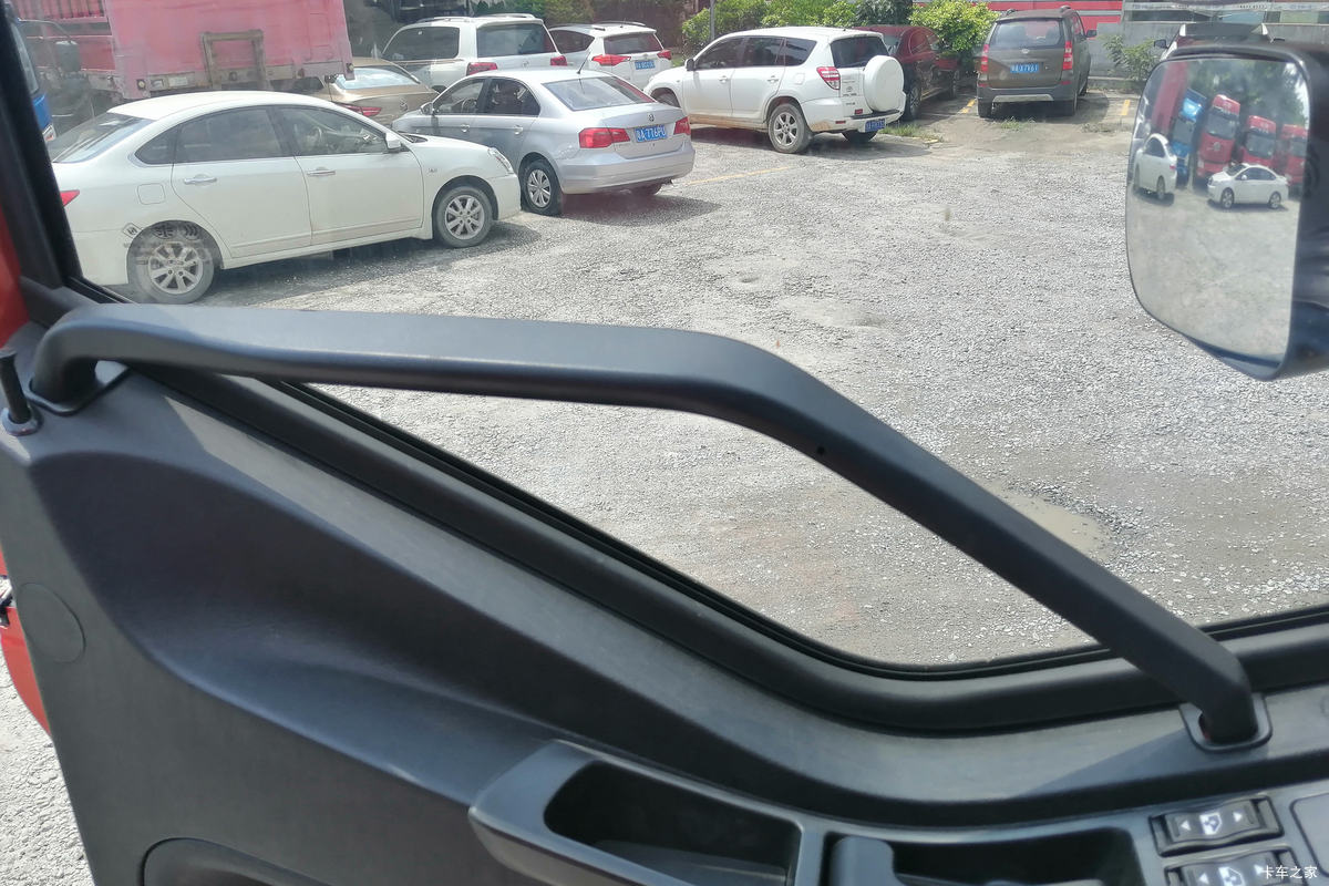 【图】一汽解放 J6M重卡 350马力 4X2牵引车(12挡)(CA4180P63K2AE5)_实拍图片_797769_卡车之家