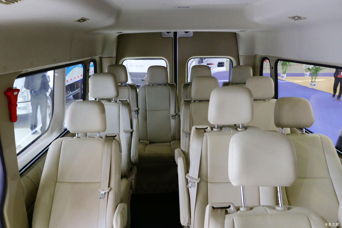 【图】福田 图雅诺智蓝 4.25T 10-14座 5.99米纯电动轻型商务版客车(续航350km)79.92kWh_实拍图片_845141_卡车之家