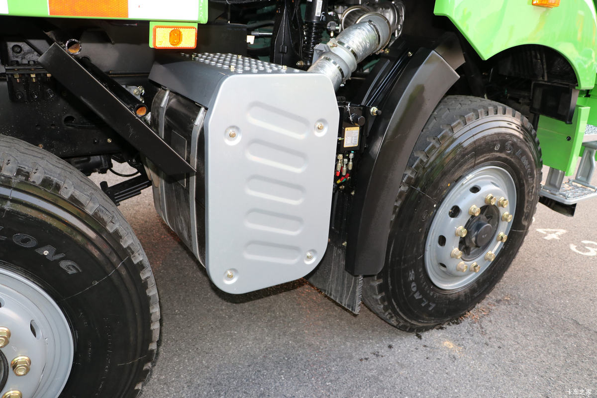 【图】一汽解放 新J6P重卡 2020款 350马力 8X4 5.6米自卸车(CA3310P66K24L1T4E5)_实拍图片_872788_卡车之家