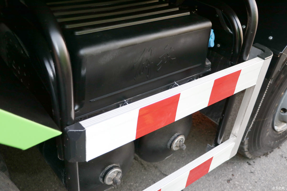 【图】一汽解放 新J6P重卡 2020款 350马力 8X4 5.6米自卸车(CA3310P66K24L1T4E5)_实拍图片_872792_卡车之家