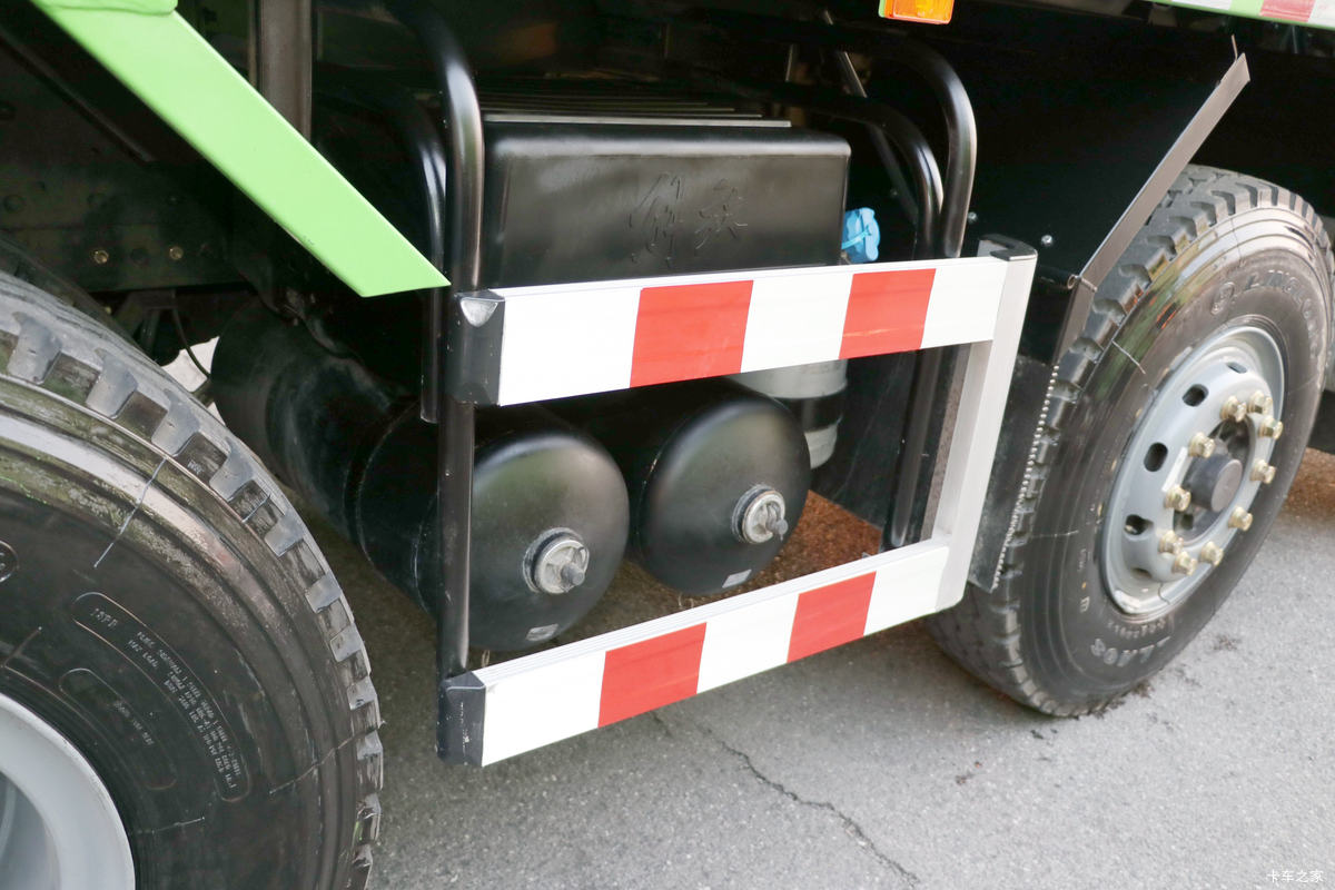 【图】一汽解放 新J6P重卡 2020款 350马力 8X4 5.6米自卸车(CA3310P66K24L1T4E5)_实拍图片_872790_卡车之家