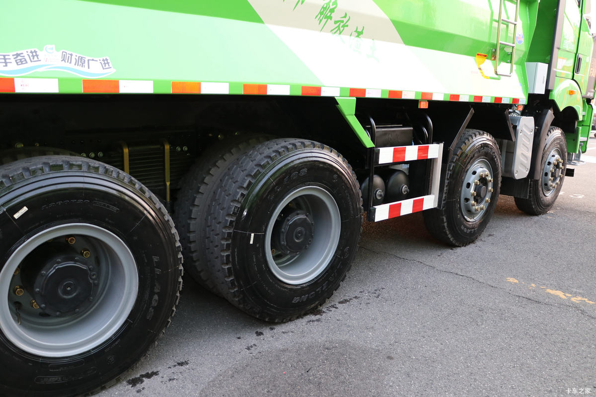 【图】一汽解放 新J6P重卡 2020款 350马力 8X4 5.6米自卸车(CA3310P66K24L1T4E5)_实拍图片_872774_卡车之家