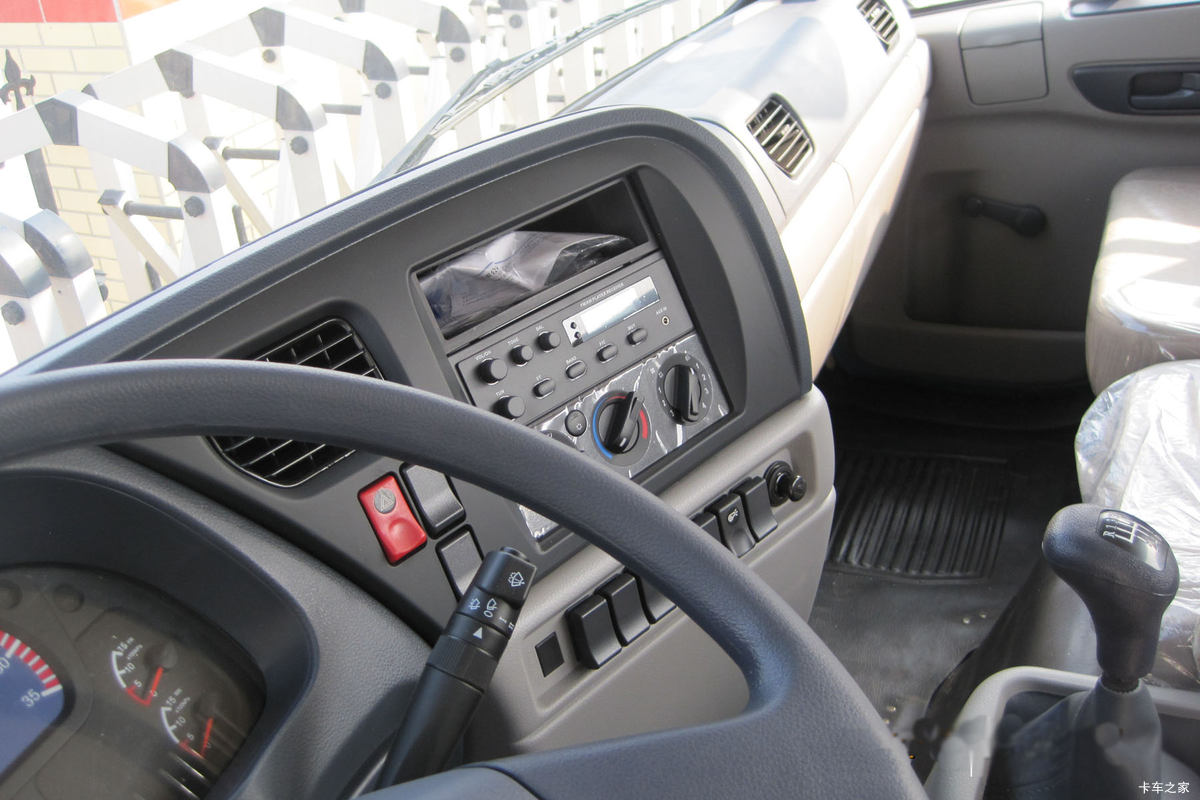 【图】东风商用车 天锦中卡 140马力 4X2 6.75米栏板载货车(DFL1120B7)_实拍图片_89893_卡车之家