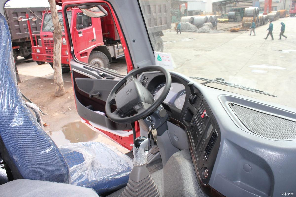 【图】中国重汽 HOWO 370马力 6X4 宽体矿用自卸车_实拍图片_93205_卡车之家