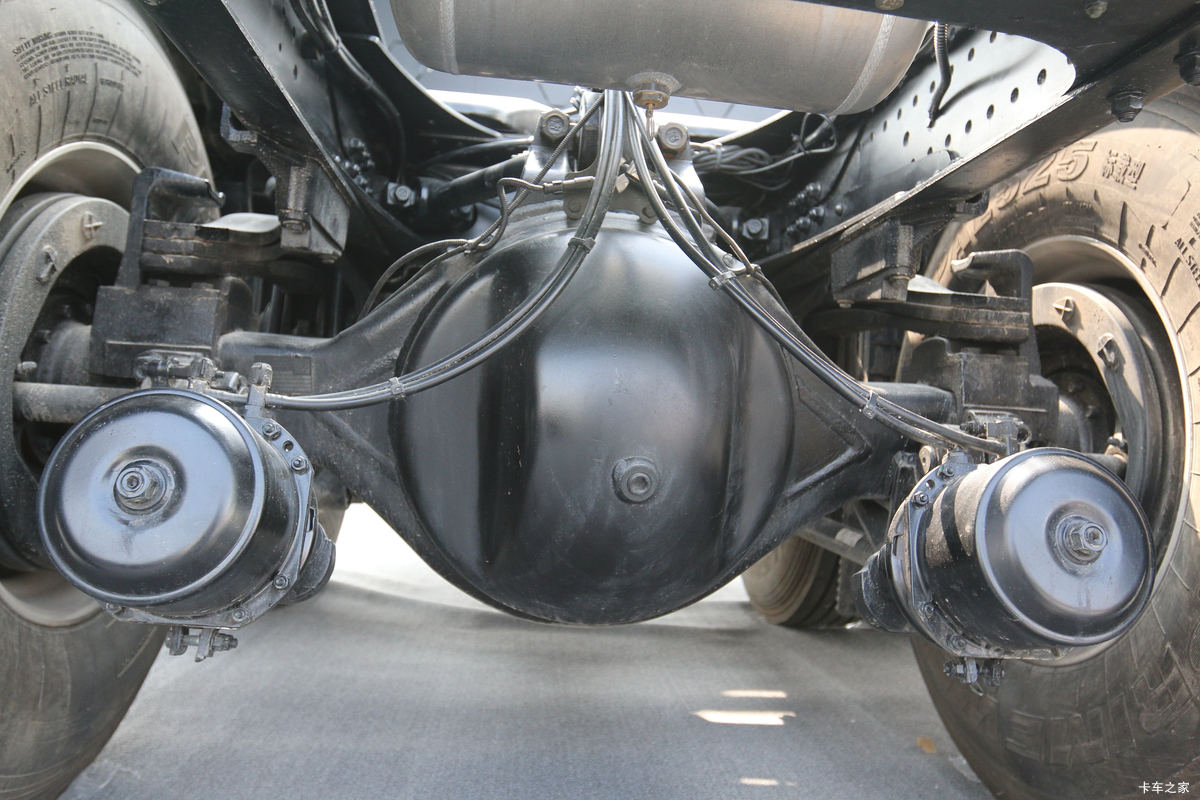 【图】北奔 V3重卡 25T 6X4 纯电动牵引车(ND4250BBXJ7Z02BEV)_实拍图片_1145946_卡车之家