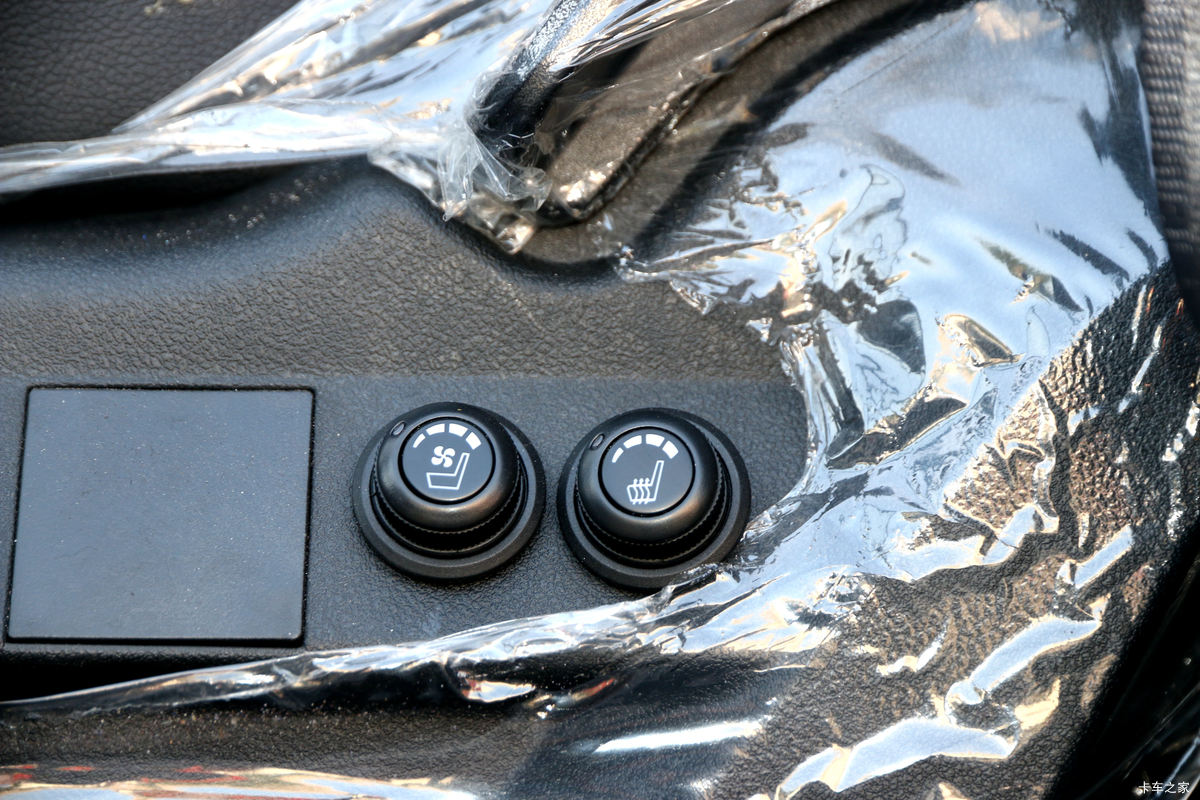 【图】青岛解放 JK6中卡 220马力 4X2 6.8米栏板载货车(CA1180P28K1L4E5)_实拍图片_1134249_卡车之家