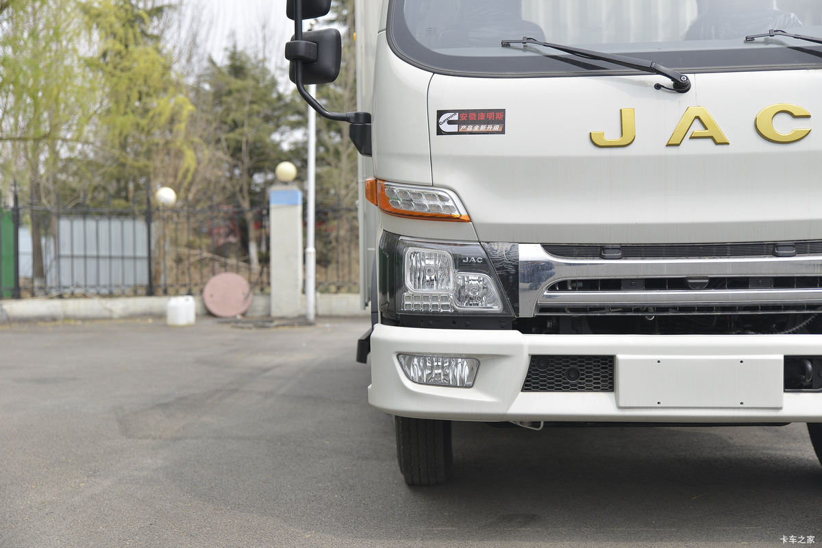 【图】江淮 帅铃E中体 152马力 3.905米排半仓栅式轻卡(HFC5045CCYP92K3C2V)_实拍图片_1161972_卡车之家