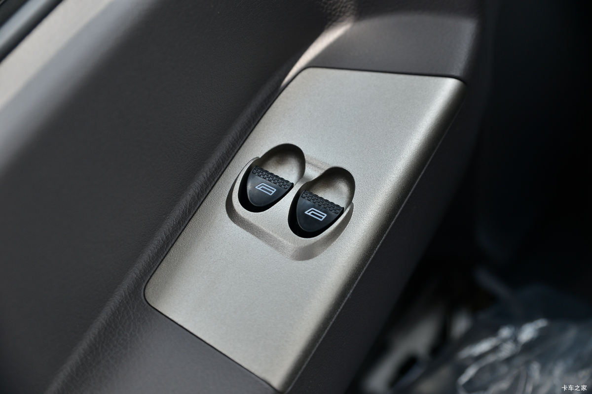 【图】现代商用车 泓图500 156马力 4.165米单排栏板轻卡(CHM1090QDA33V)_实拍图片_1212024_卡车之家