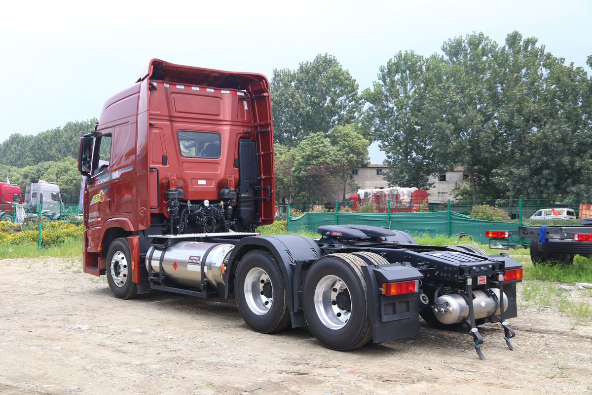 【图】现代商用车 新一代创虎 460马力 6X4 LNG牵引车(国六)(CHM4250KPQ52NT)_实拍图片_1219202_卡车之家
