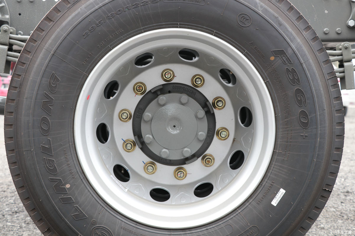 【图】中国重汽 豪沃N5W中卡 轻奢版 220马力 4X2 6.75米栏板载货车(国六)(ZZ1187K511JF1)_实拍图片 ...