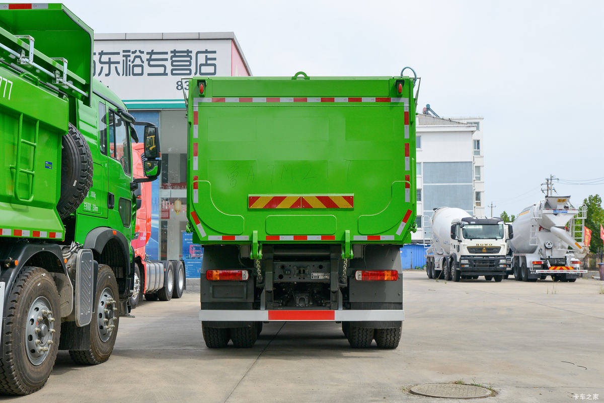 【图】中国重汽 HOWO TX重卡 440马力 8X4 6.5米自卸车(国六)(ZZ3317V326GF1)_实拍图片_1236549_卡车之家