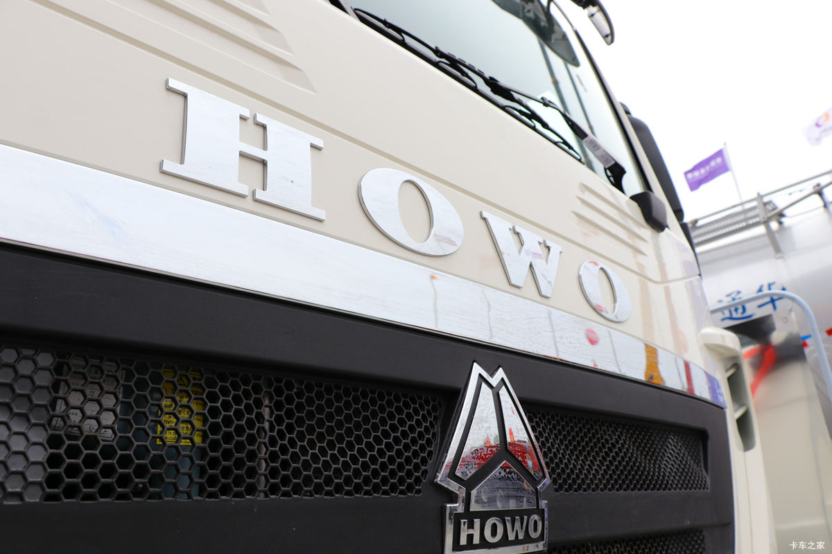 【图】中国重汽 HOWO TX 330马力 6X2 9.4米冷藏车(国六)(ZZ5257XLCN56CGF1)_实拍图片_1249250_卡车之家