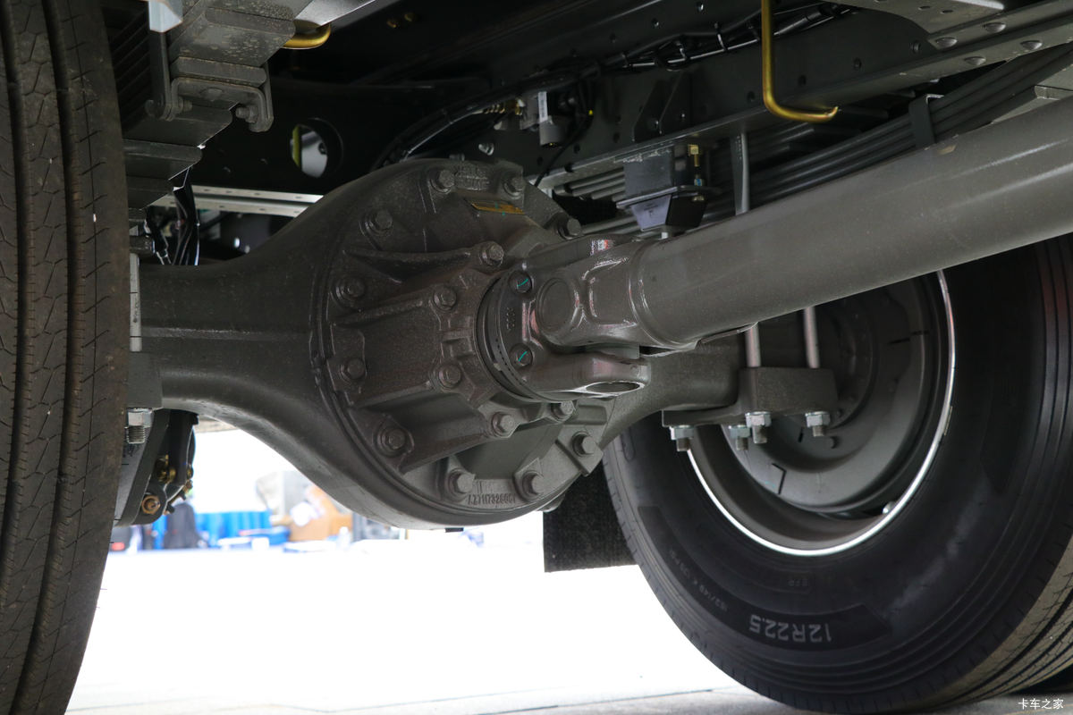 【图】中国重汽 HOWO TX 330马力 6X2 9.4米冷藏车(国六)(ZZ5257XLCN56CGF1)_实拍图片_1249277_卡车之家
