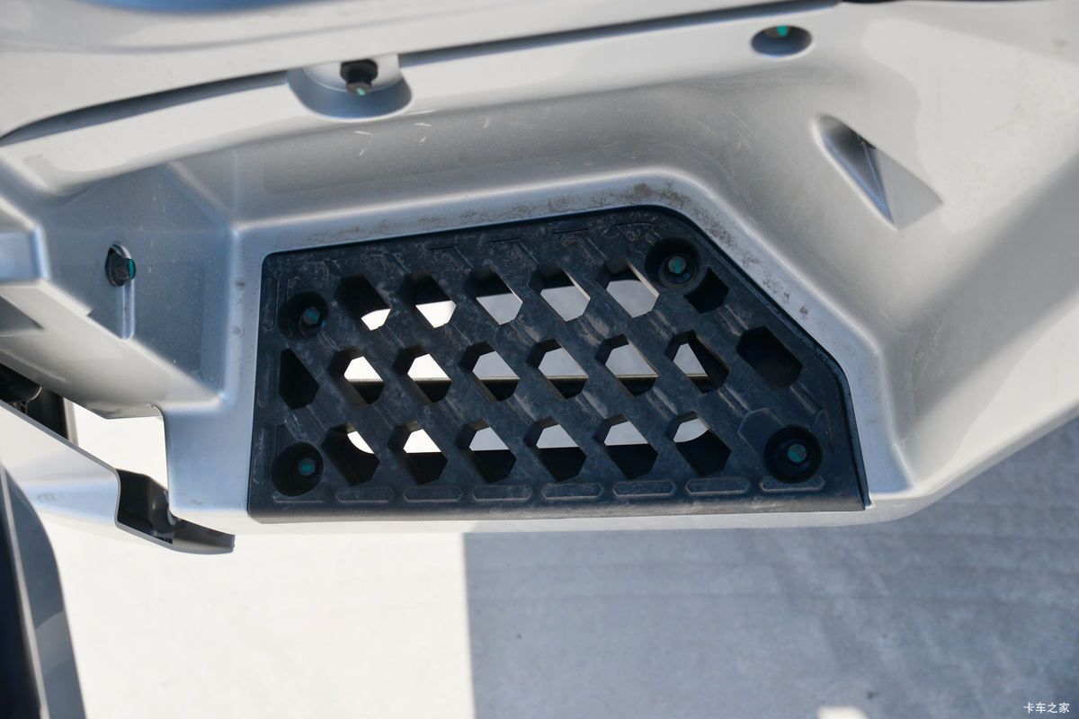 【图】陕汽轻卡 德龙K3000 130马力 3.85米排半栏板轻卡(国六)(6挡)(YTQ1041KH331)_实拍图片_1272007_卡车之家