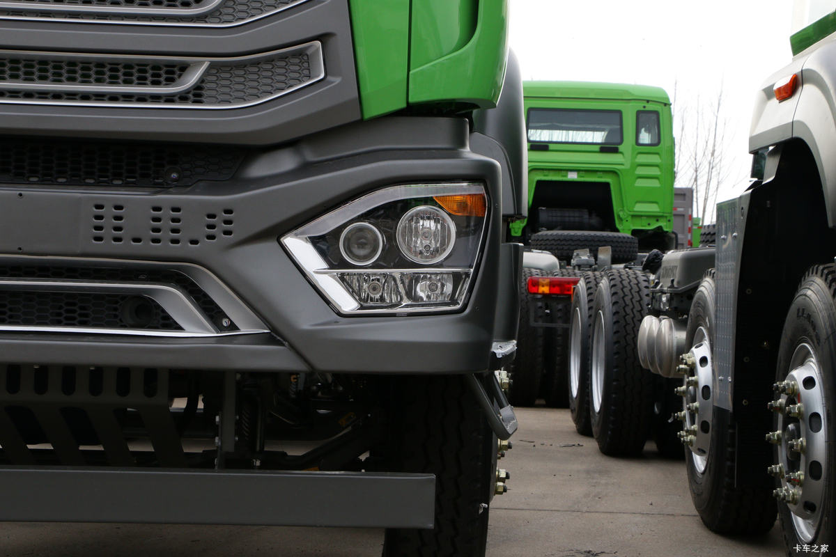 【图】中国重汽HOWO N7W 350马力 8X4 6.2米自卸车(国六)_实拍图片_1313425_卡车之家