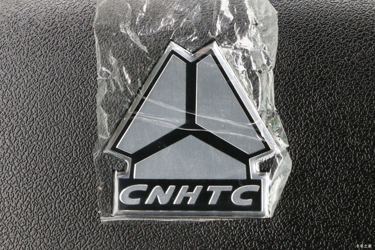 【图】中国重汽HOWO N7W 350马力 8X4 6.2米自卸车(国六)_实拍图片_1313628_卡车之家