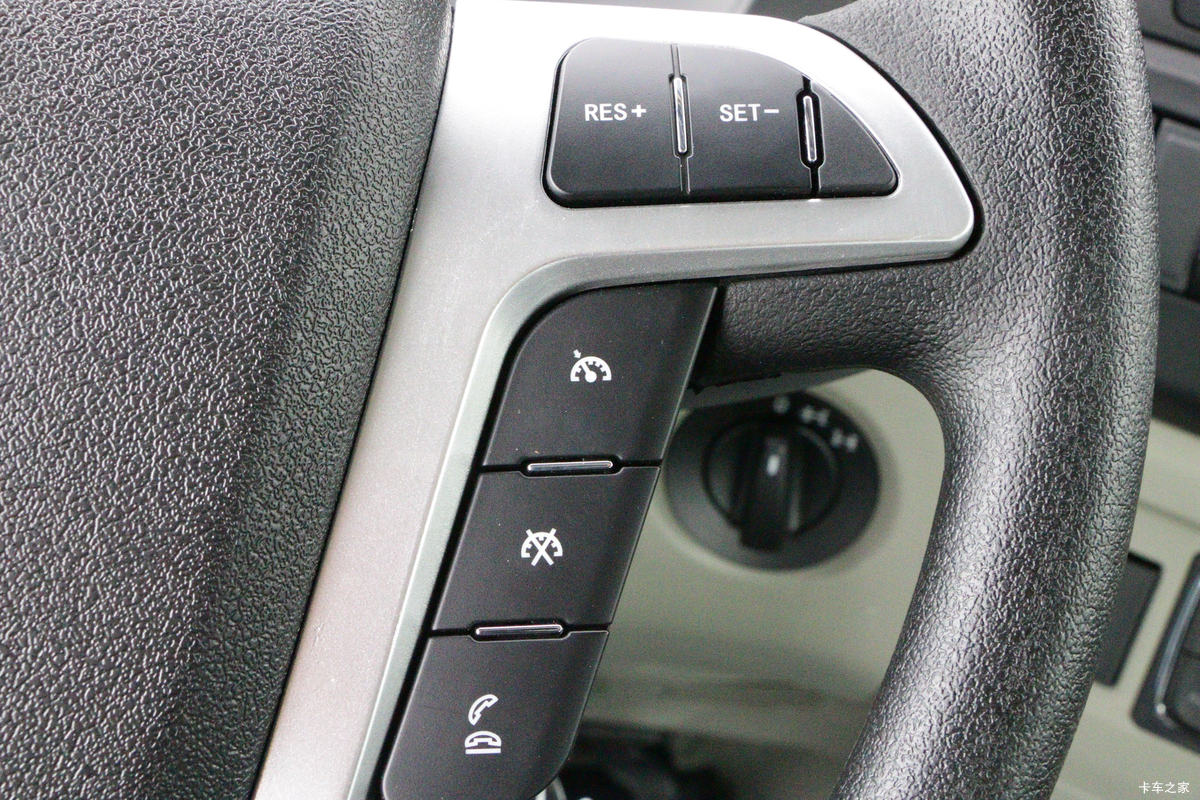 【图】中国重汽HOWO N7W 350马力 8X4 6.2米自卸车(国六)_实拍图片_1313631_卡车之家