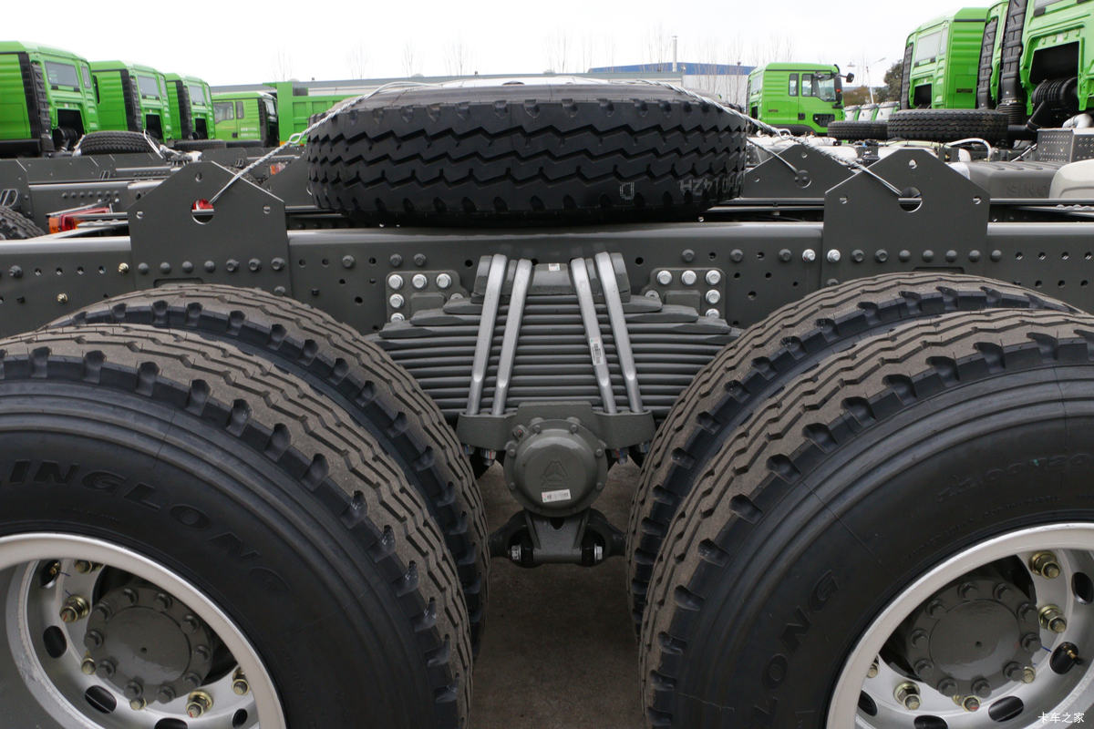 【图】中国重汽HOWO N7W 350马力 8X4 6.2米自卸车(国六)_实拍图片_1313647_卡车之家