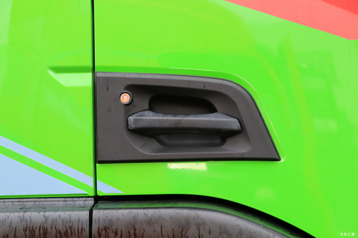 【图】上汽红岩 杰虎H6 标载版 370马力 8X4 6.4米自卸车(国六)(CQ3317ED10256V)_实拍图片_1339596_卡车之家