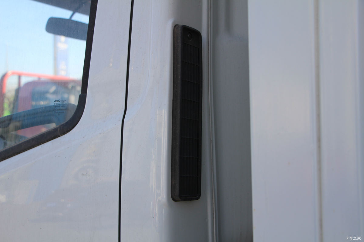 【图】江淮 骏铃V6 152马力 4.15米单排厢式载货车(国六)(HFC5048XXYB31K1C7S-1)_实拍图片_1354980_卡车之家