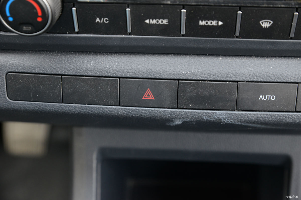 【图】福田 祥菱V3 1.6L 122马力 3.7米单排翼开启厢式微卡(国六)(BJ5030XYK3JV7-33)_实拍图片_1361354_卡车之家