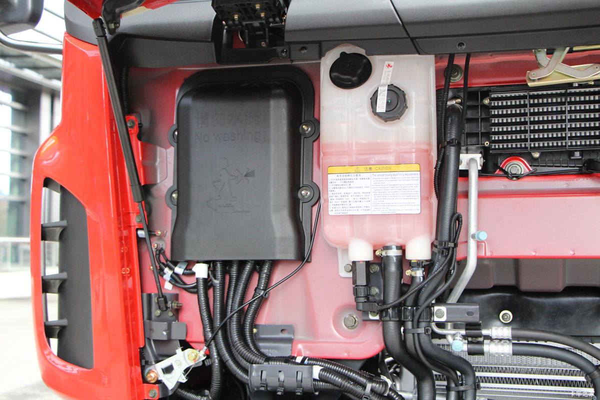 【图】东风柳汽 新乘龙M3 245马力 6X4 自卸车(国六)_实拍图片_1374367_卡车之家