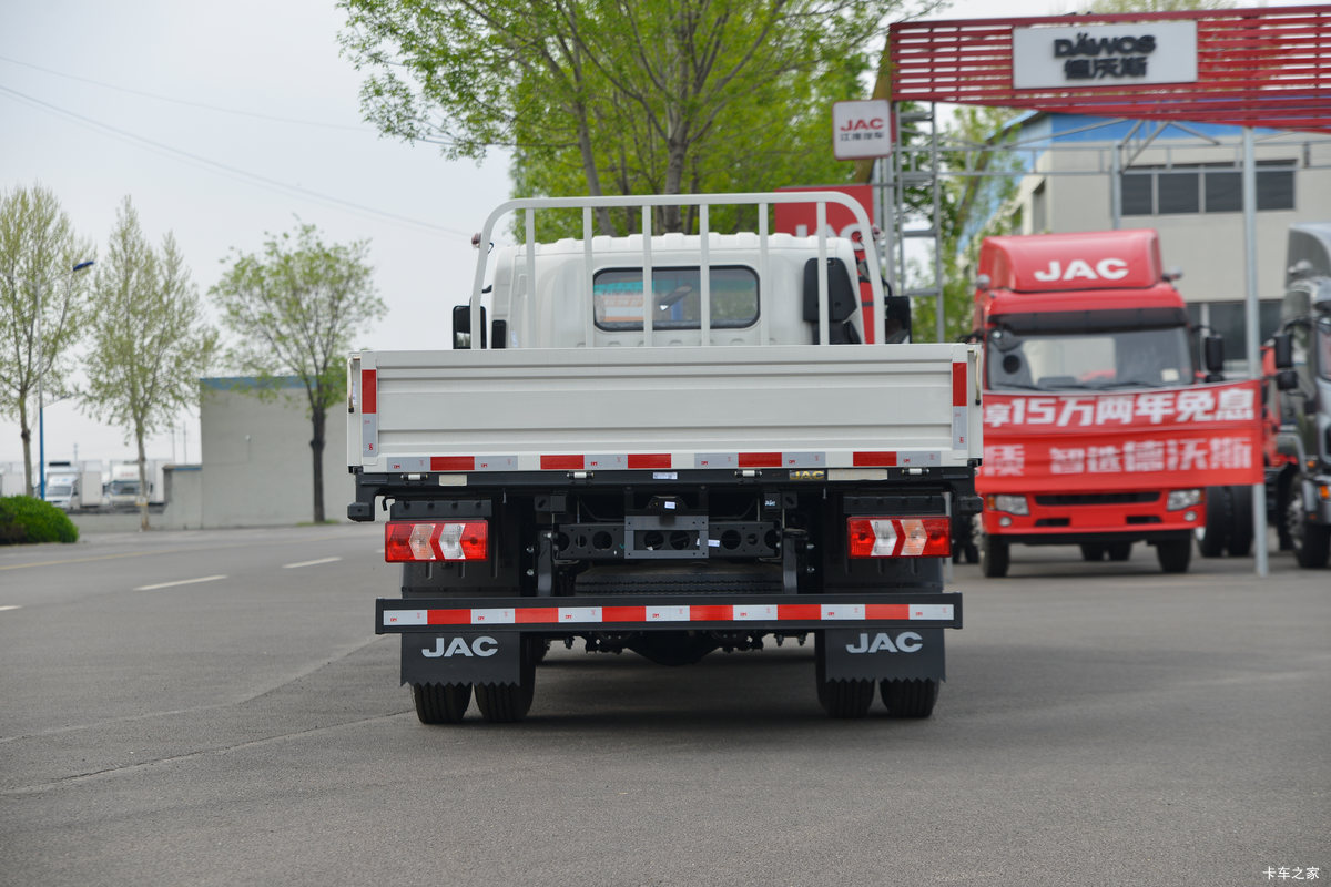 【图】江淮 帅铃Q6 豪华版 160马力 4.18米单排栏板轻卡(国六)_实拍图片_1427706_卡车之家